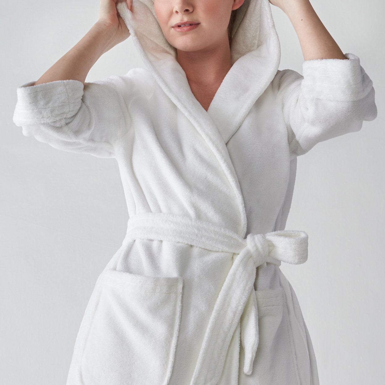 Heidi Weisel Rachel Guest Robes
