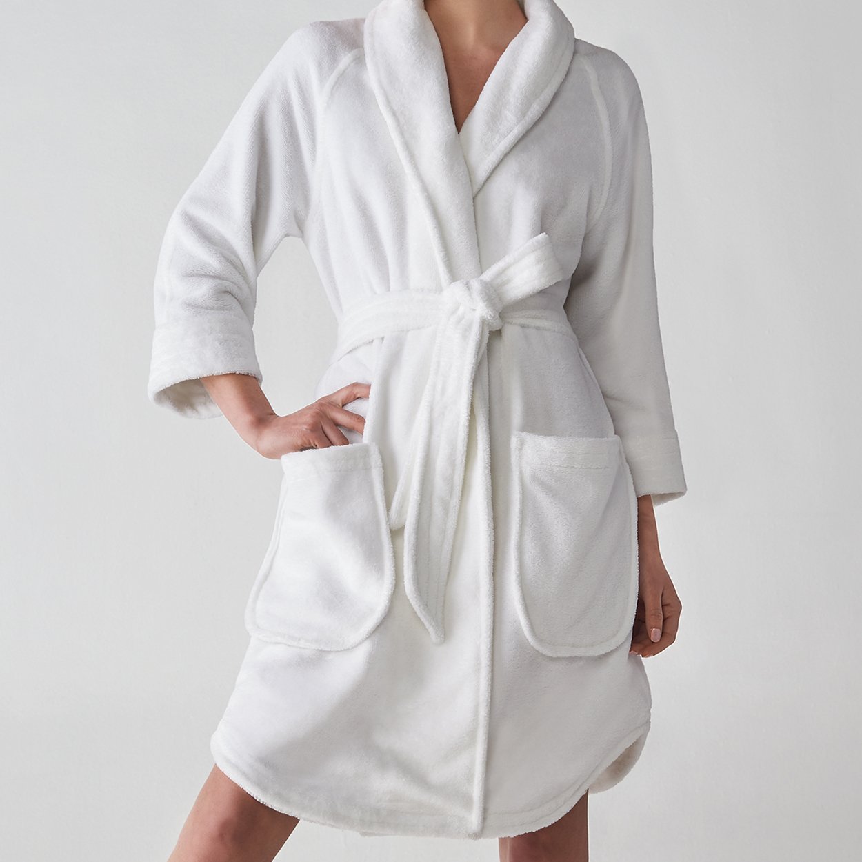 Heidi Weisel Nikki Guest Robes