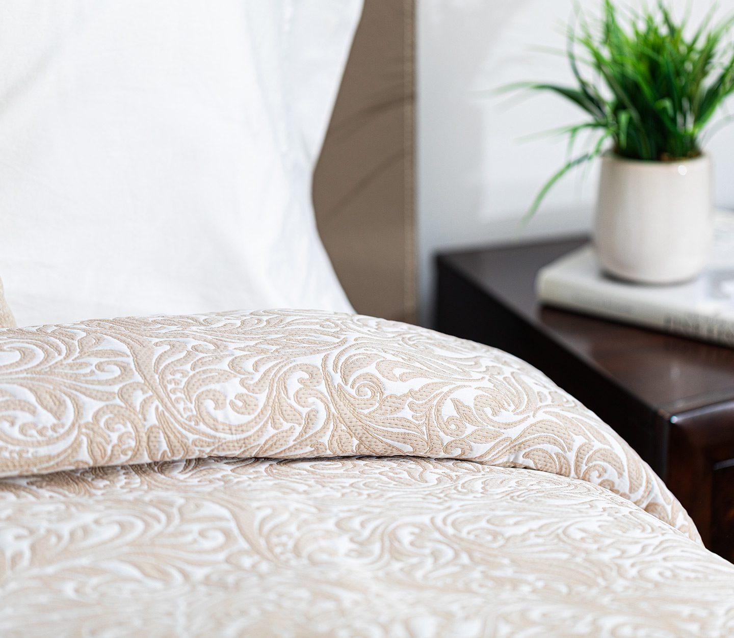 Commercial Blankets & Comforters | Providing Lasting Warmth